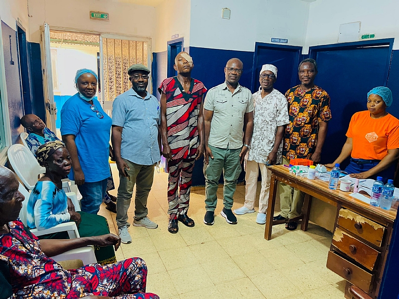 Social Responsibility: AE-FUTHA Consultants Perform Free Eye Surgeries ...