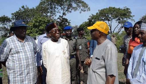 Nigeria’s Agric minister, Audu Ogbe visits cotton research centre ...