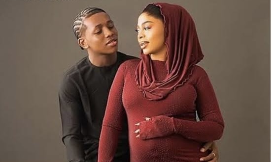 Fuji Singer, Small Doctor Gifts Wife New Car For Surprising Him During ...