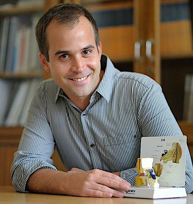 South African Professor Daniël Christiaan de Wet Swanepoel wins ...