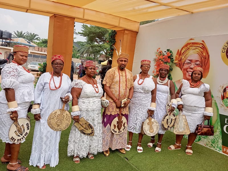 Prestigious Otu Odu Obosi Cultural Society Gives Succour To Indigents