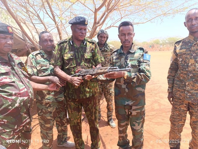 Somalia Returns Rifles Seized From Slain Kenyan Police Officer