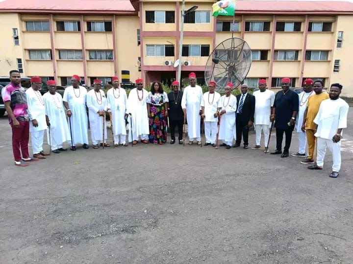 Igwe Emelobe Pledges To Support Soludo's Community Developmental ...