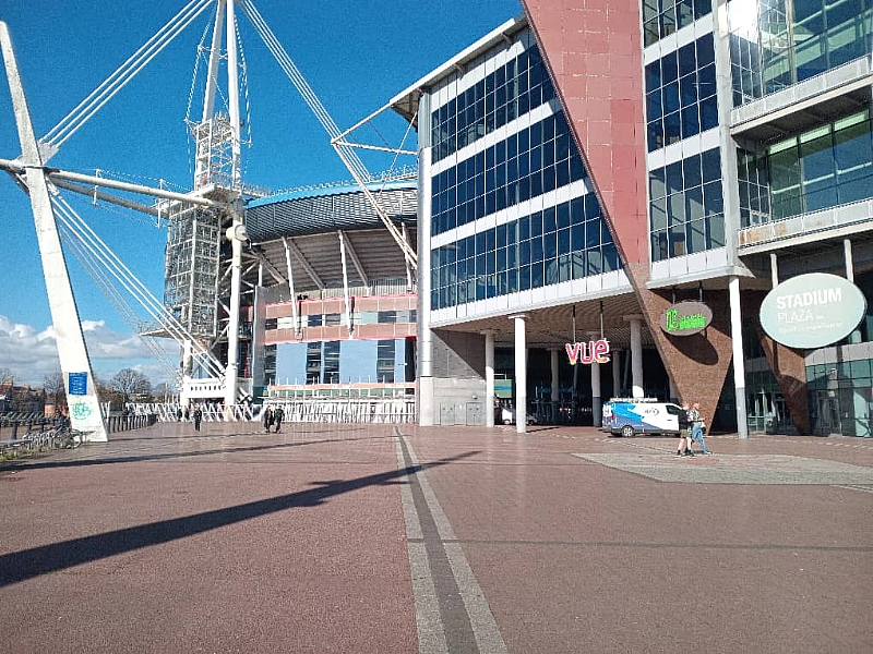 LONDON DIARY: A Day Out In Cardiff, Wales