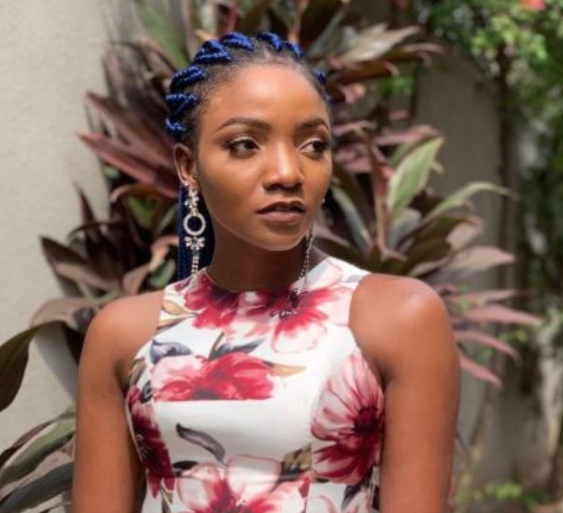 Singer, Simi Reacts To Building Collapse In Jos