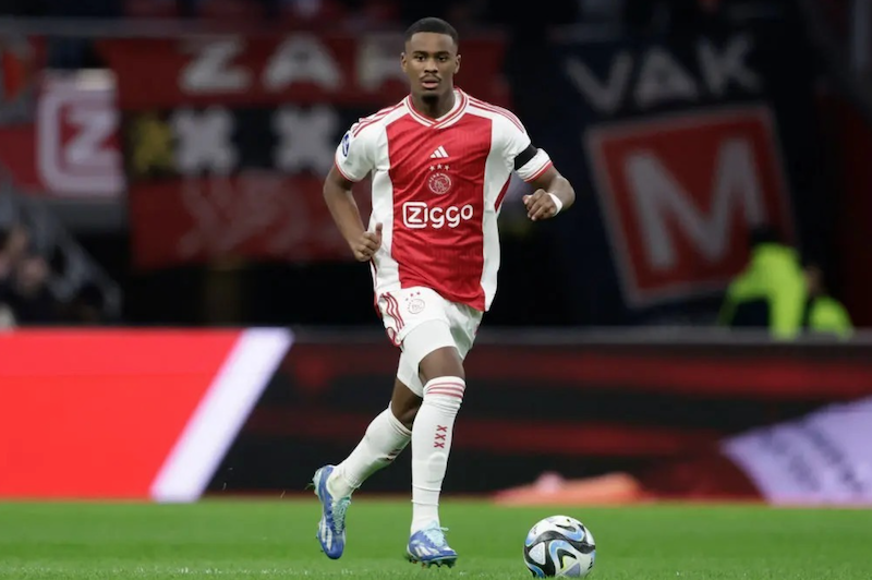 Chelsea Targets Ajax’s Jorrel Hato As Arsenal Hand Pro Deal To Daniel ...