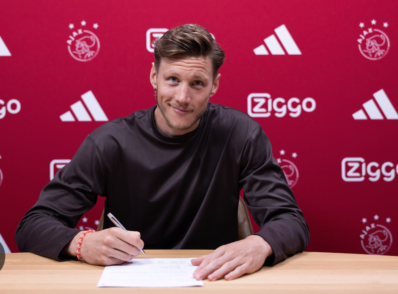Ajax Sign Striker Wout Weghorst