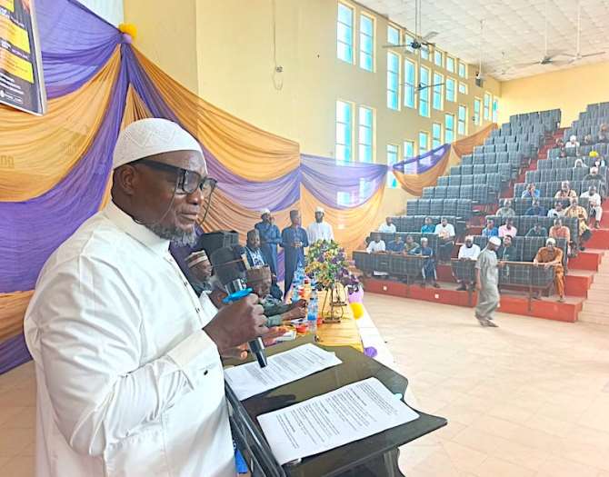 Crescent Student Association Opens Week With Lecture